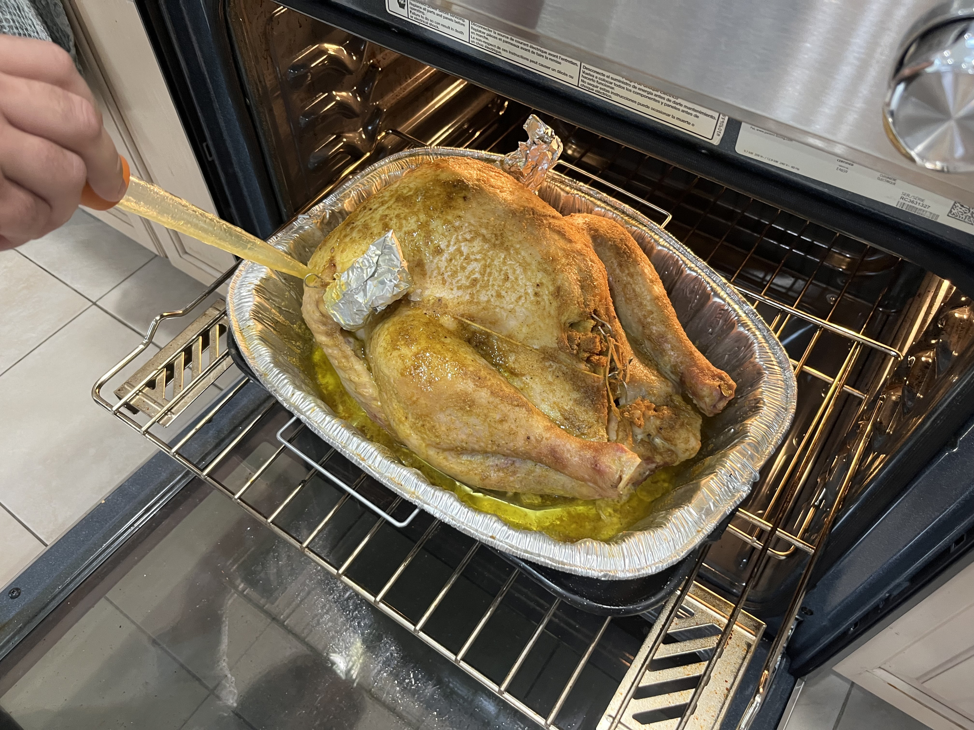 Debate erupts after detail in Thanksgiving photo highlights class divide
