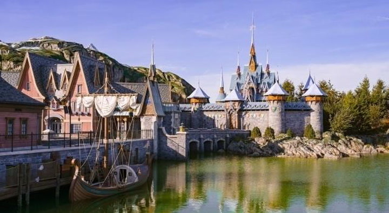 Disneyland Paris apre il regno di Elsa e Anna: ecco World of Frozen ...