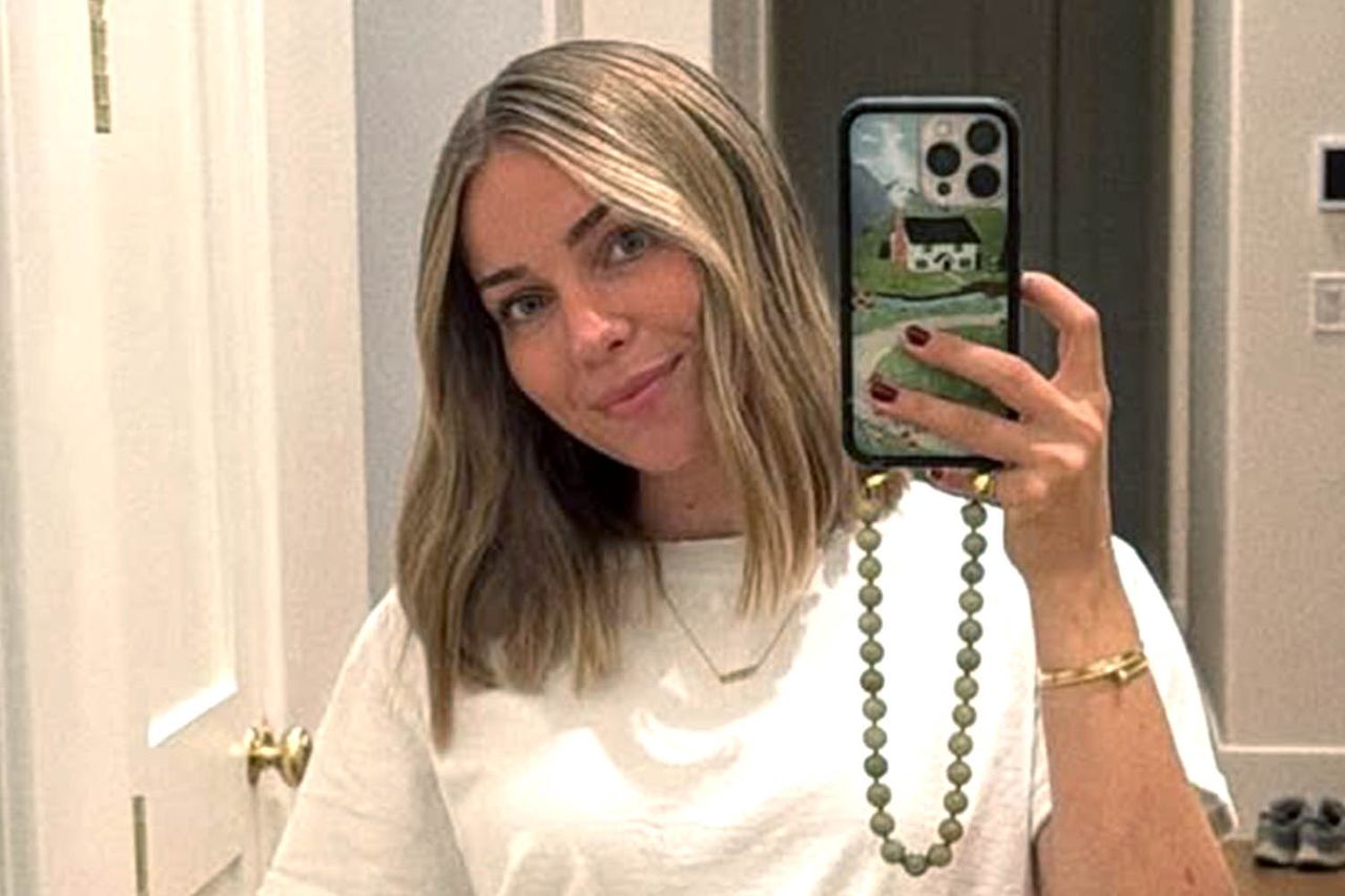 Emilie Kiser Tearfully Says She Feels Like She's Living a Different ...