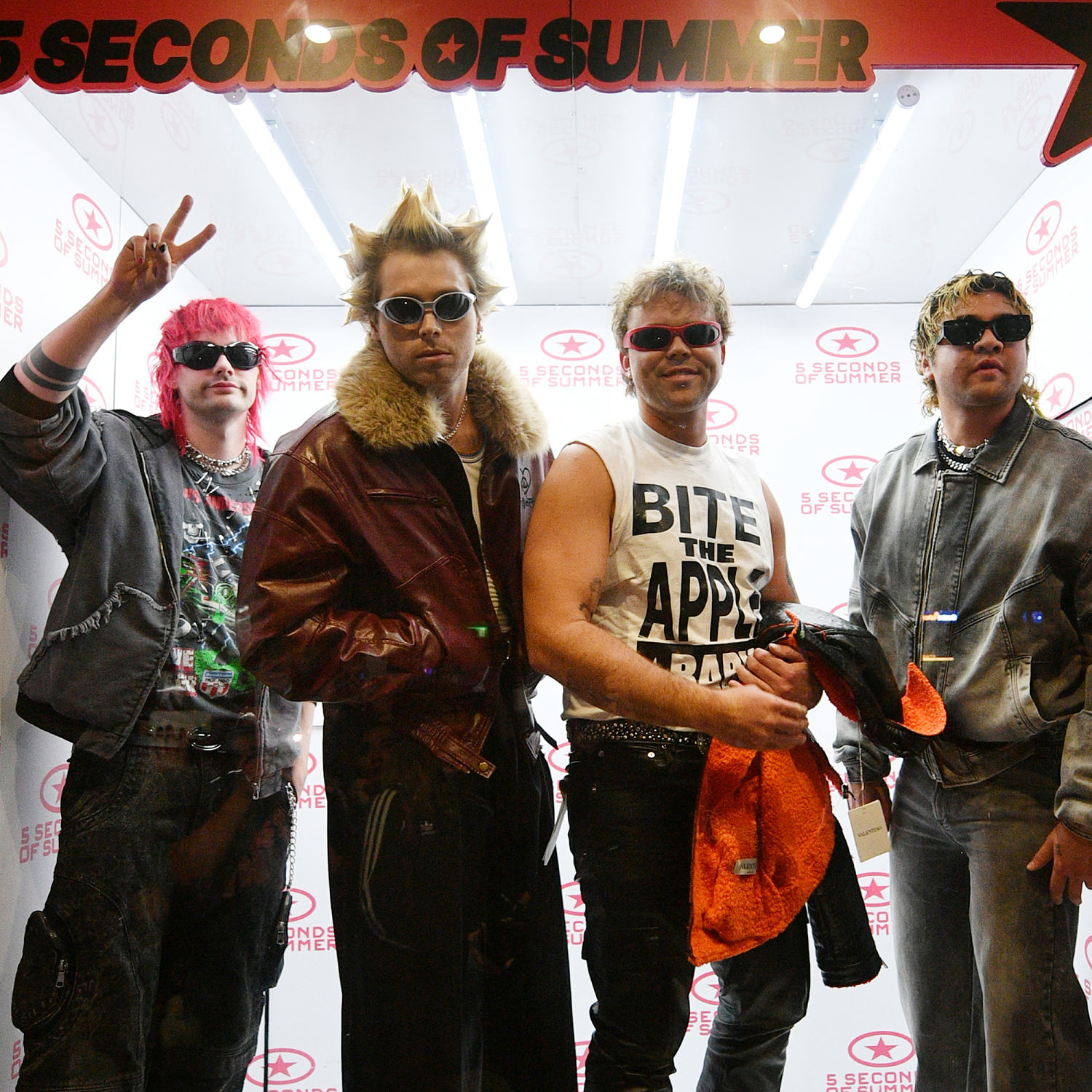 5 Seconds of Summer's 'Everyone's A Star' Is An Album They Could Only ...