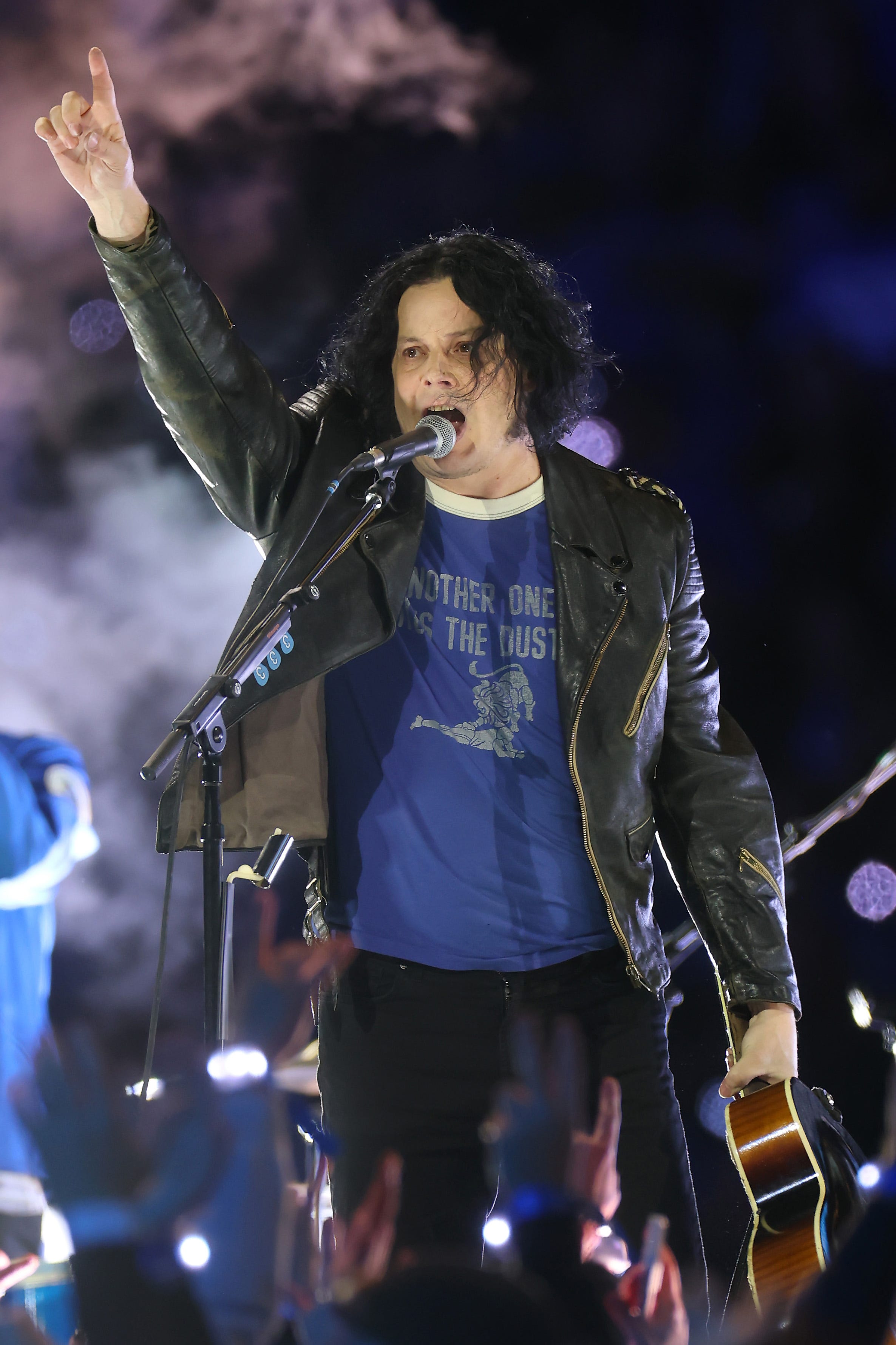WATCH: Jack White and Eminem put on epic halftime show during Packers ...