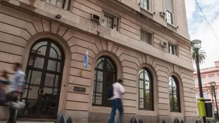 El DNU de la SIDE entra en fase judicial mientras el Gobierno busca ...