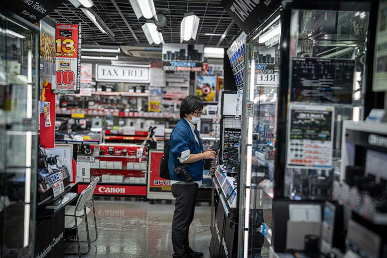 Walmart's Swift Self-Checkout Changes Send Ripples Through Retail