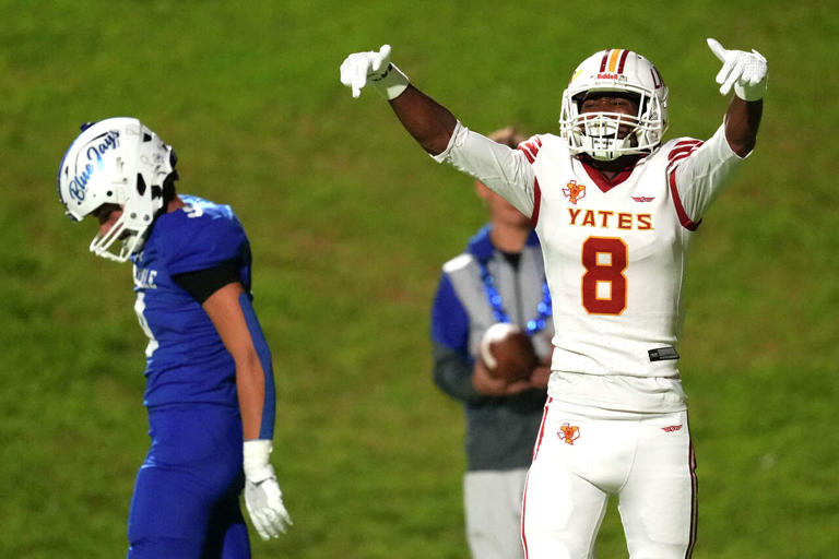 No title, but a revival: how Yates football found its old self again