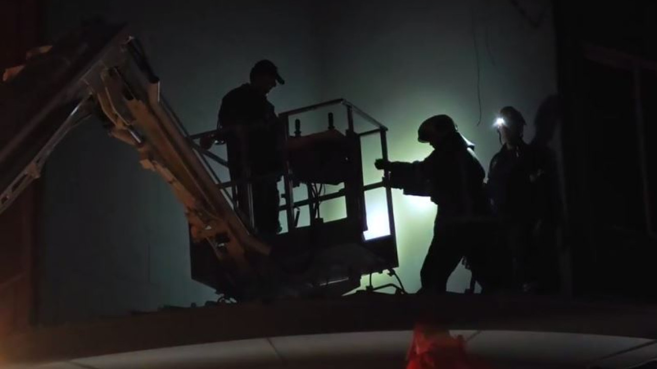 Συναγερμός στον Κεραμεικό: Άνδρας έπεσε από 4ο όροφο σε σκεπή