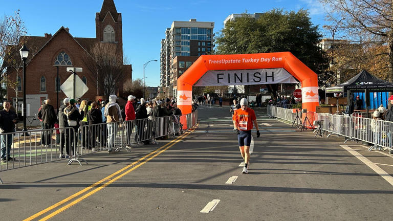 Turkey Day Run returns to downtown Greenville