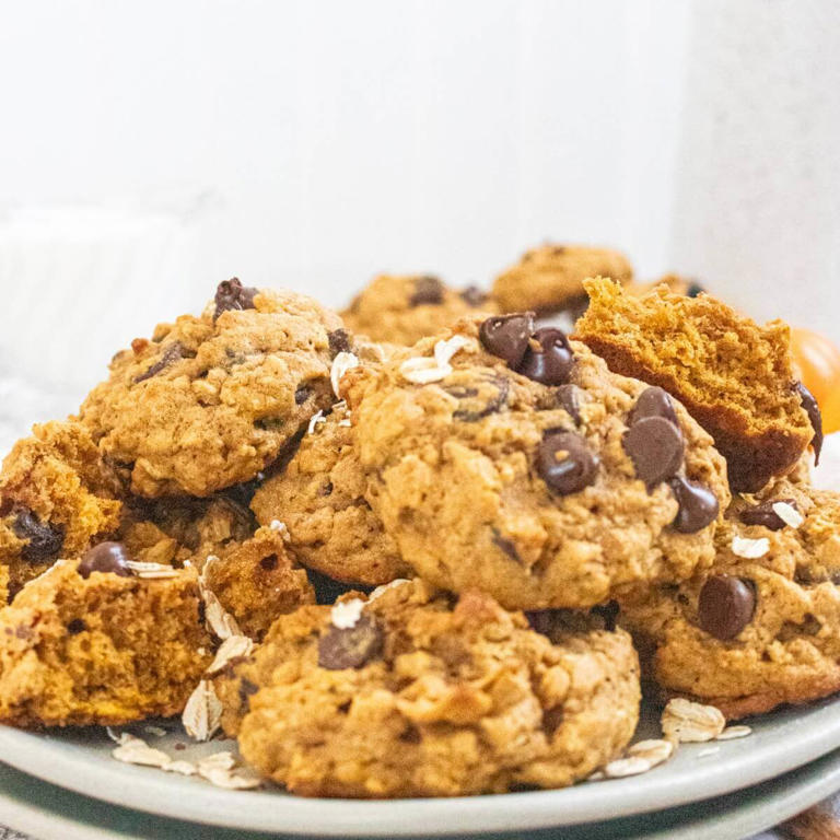 Pumpkin Oatmeal Cookies with Chocolate Chips
