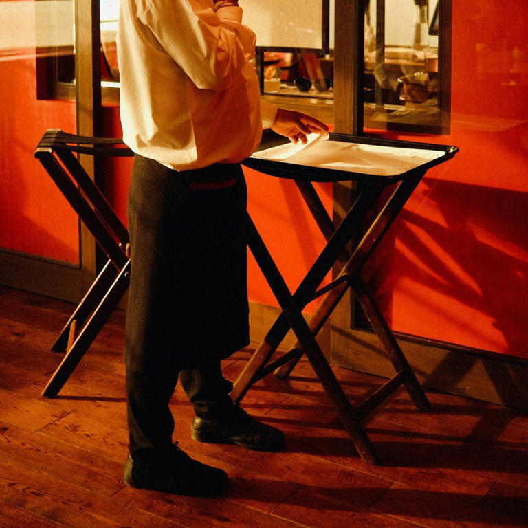 10 Small Restaurant Details Chefs Say Guests Seldom Notice