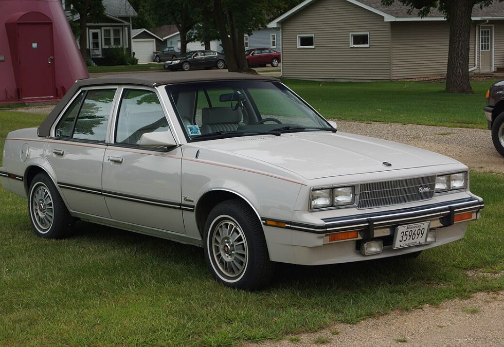 6 Classic Cars You’d Expect To Be Valuable That Are Worth Almost Nothing