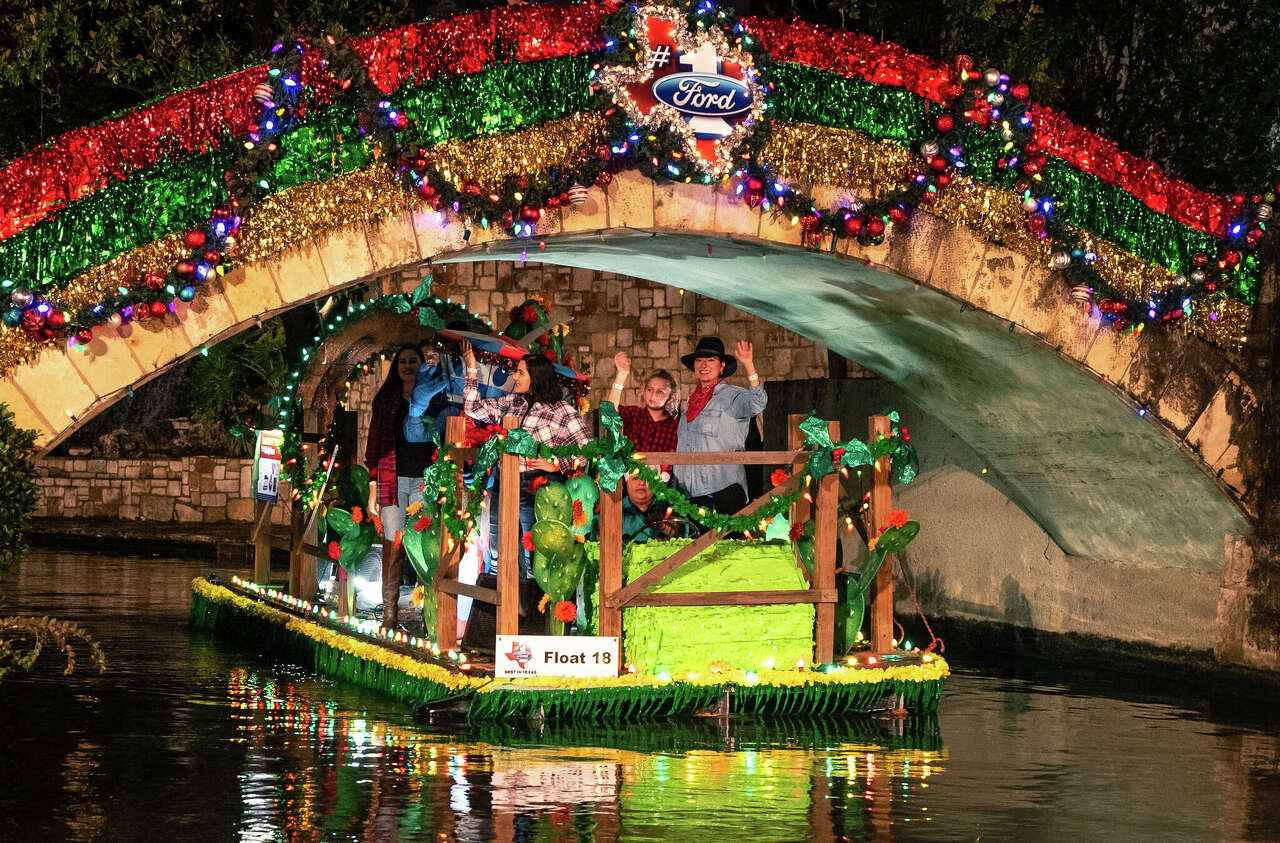 Tickets still available for 44th Annual Ford Holiday River Parade