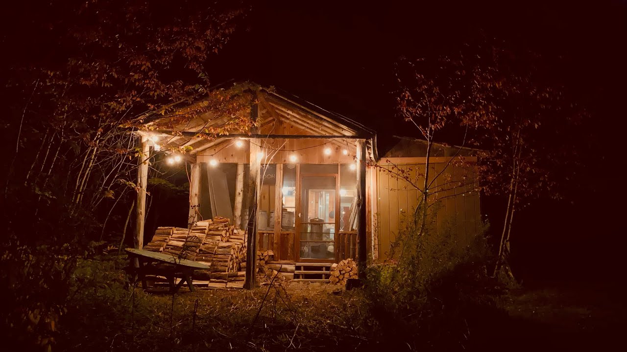 A cozy night at my cabin - Life in the woods