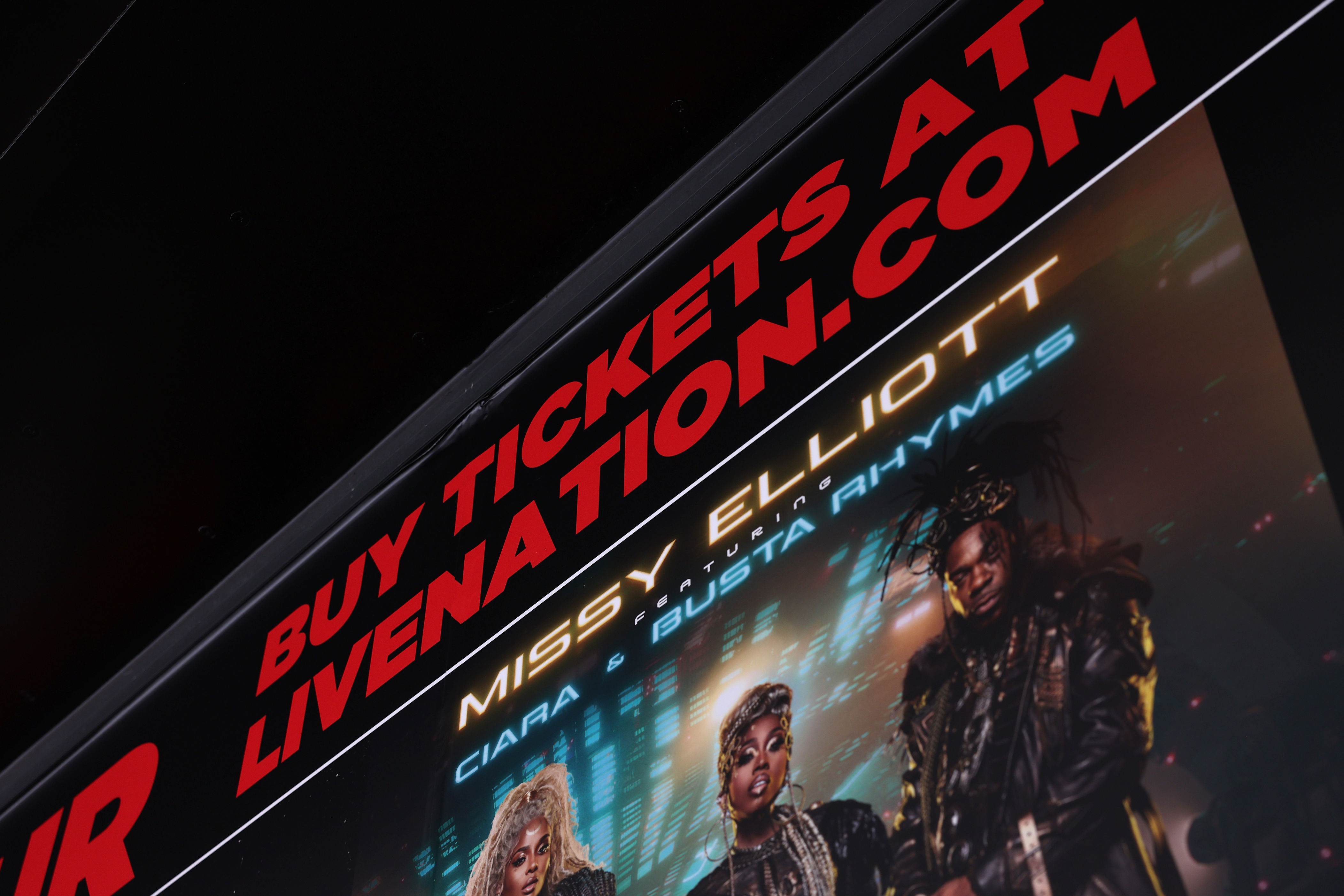 Olivia Dean shares Ticketmaster update after resale fiasco