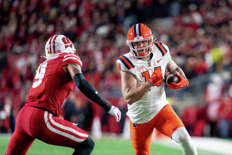 Illinois Fighting Illini football bowl game projections include Music ...