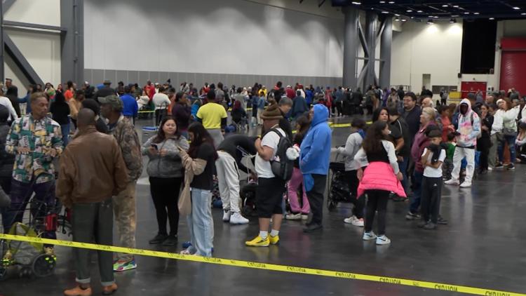 Tens of thousands of hungry Houstonians line up for the annual ...