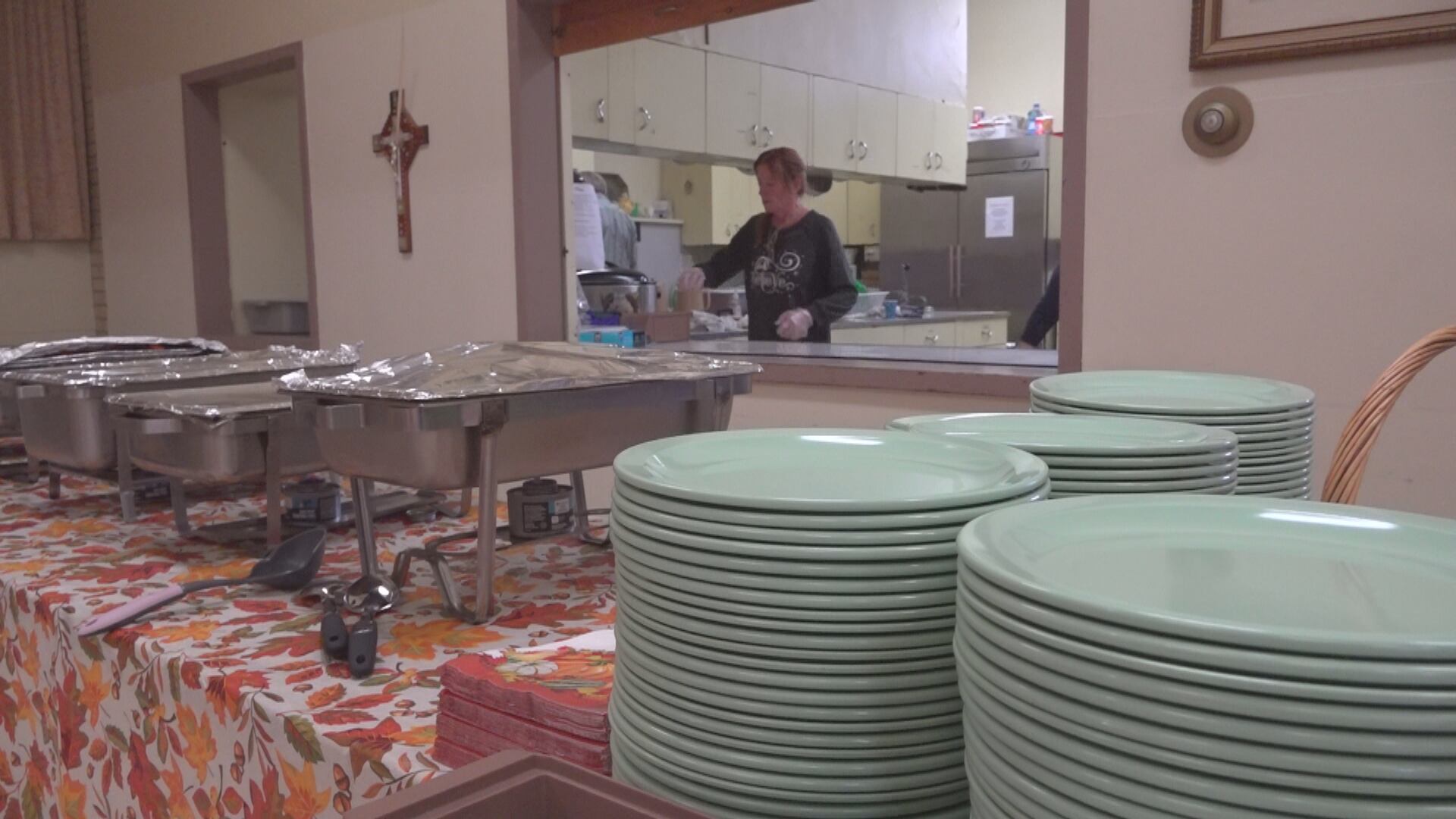 Long-running Thanksgiving tradition continues feeding hundreds