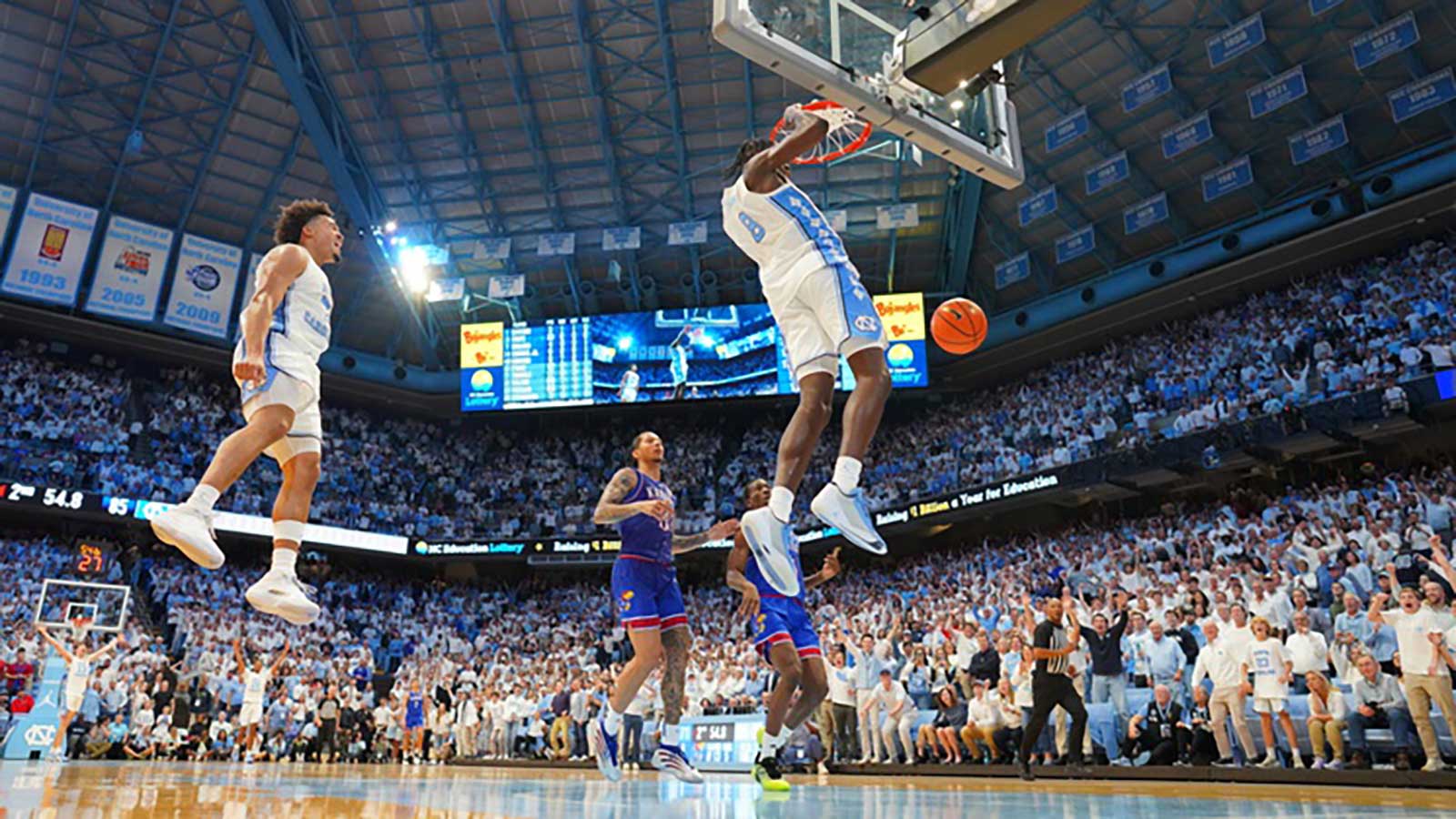 North Carolina basketball star Caleb Wilson’s jaw-dropping poster dunk ...