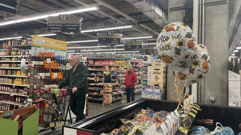 Thanksgiving spending could break records as people hit stores for last ...