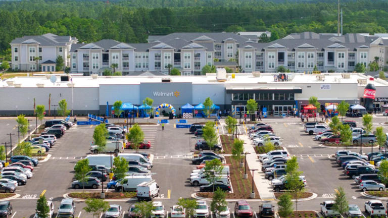 Black Friday 2025 Store Opening Hours for Walmart, Target, and More