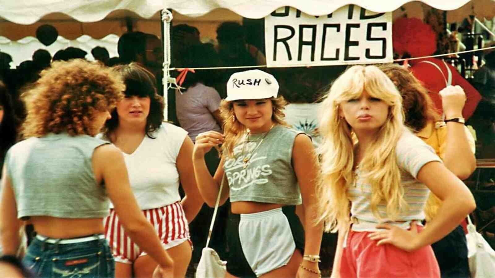 Fascinating Photos Showing the World in 1983