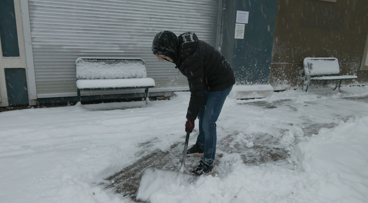 Be aware of your heart while shovelling heavy snow