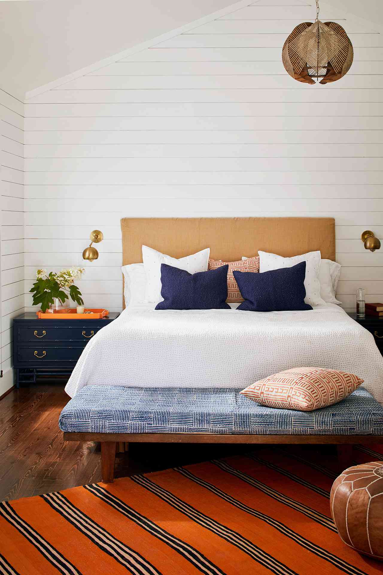 12 things to get rid of in your bedroom, according to a professional ...