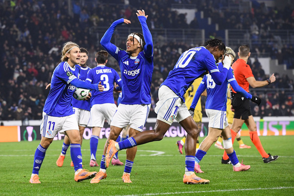 La cigogne dompte l'aigle ! - Débrief et NOTES des joueurs (Strasbourg ...