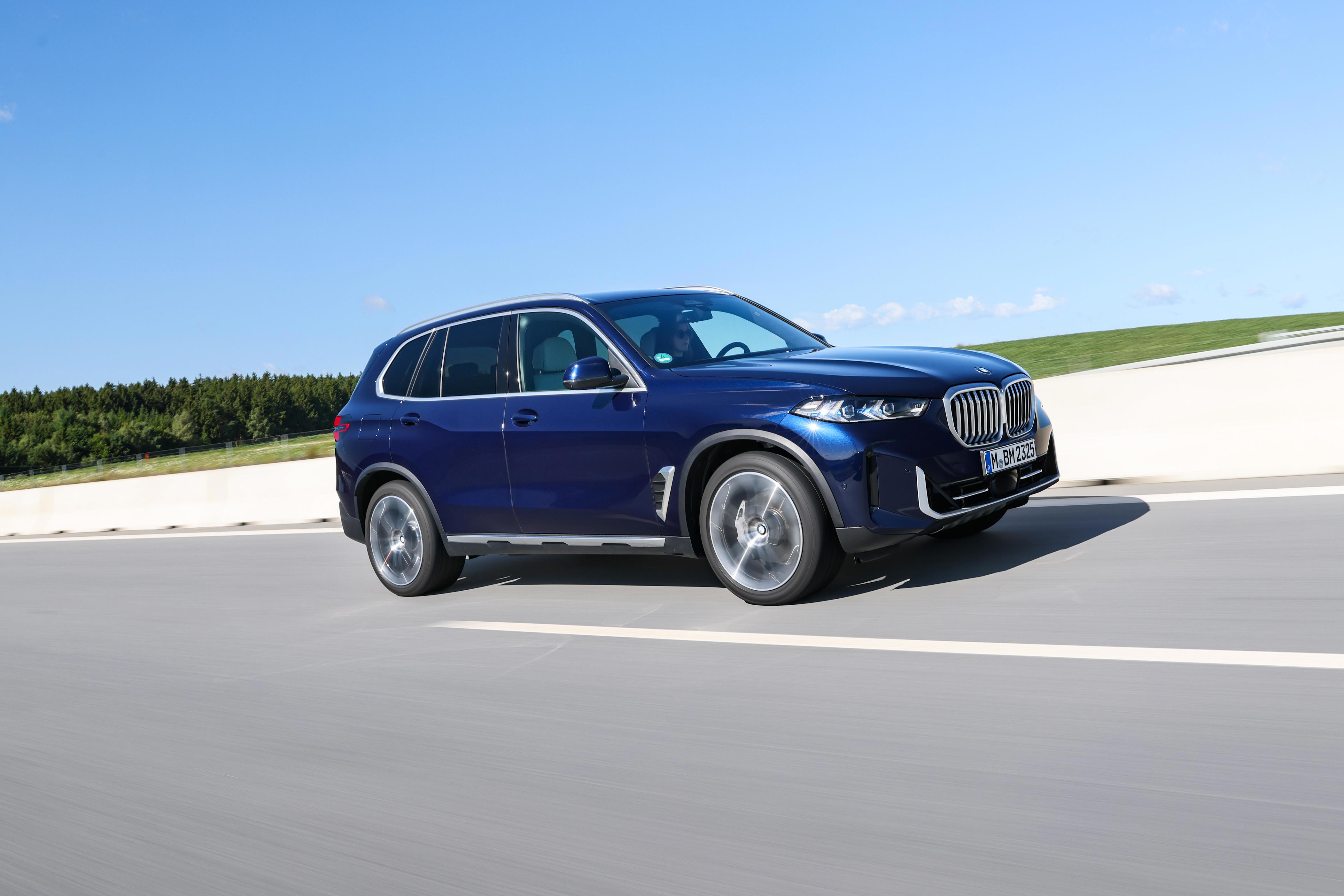 BMW considering adding petrol range-extenders to EVs - report