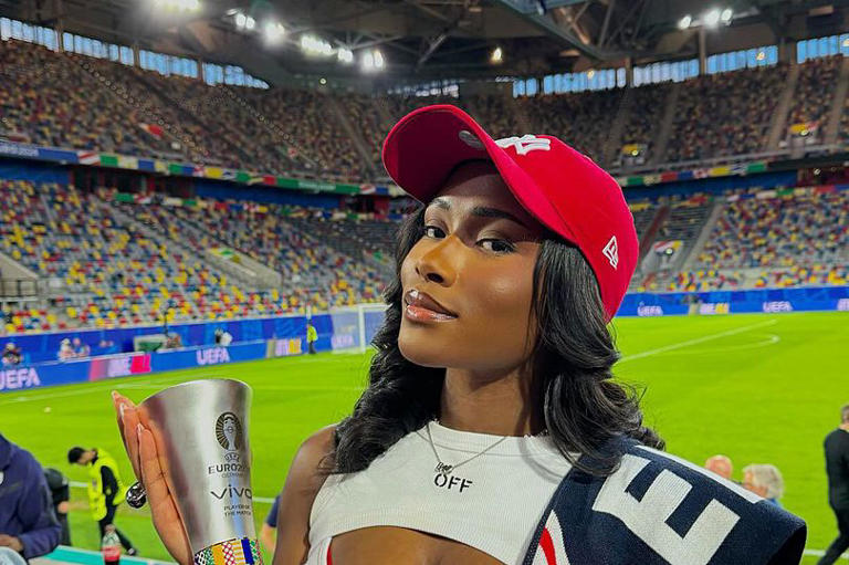 Arsenal star Bukayo Saka gets engaged to girlfriend with 'enormous' ring