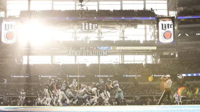 Jerry Jones sun controversy, explained: Why Cowboys owner won't add ...