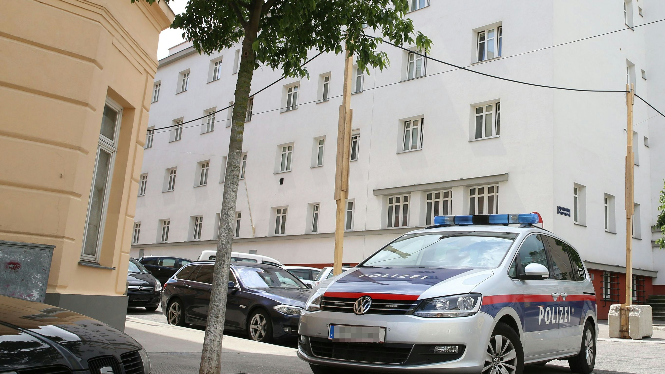 Streit eskaliert, dann sticht Mann auf Mitbewohner ein