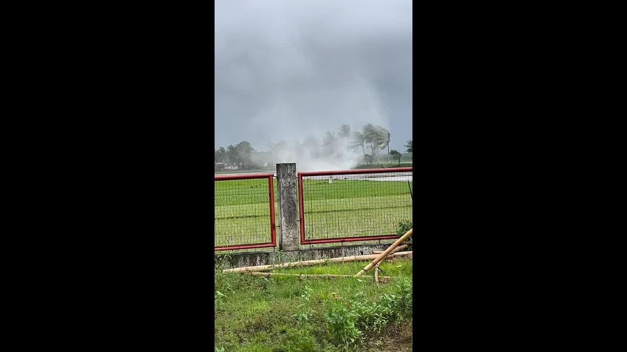 Fast-forming whirlwind tears off roof of house in Zamboanga del Sur ...