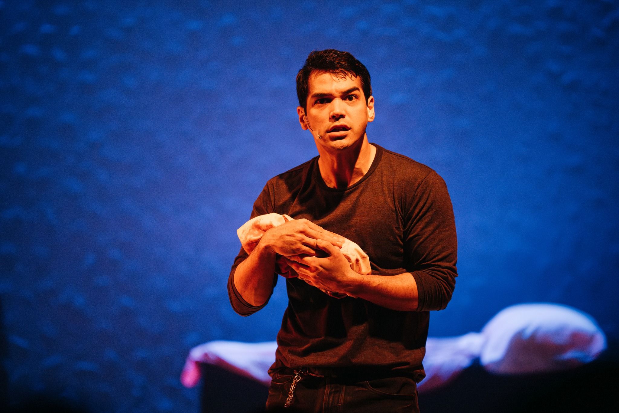 Former MYX VJ Ton Vergel de Dios makes theater debut in ‘Si Faust’