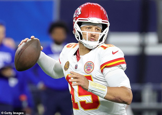 Insane Patrick Mahomes play leaves NFL fans stunned... but it's a ...