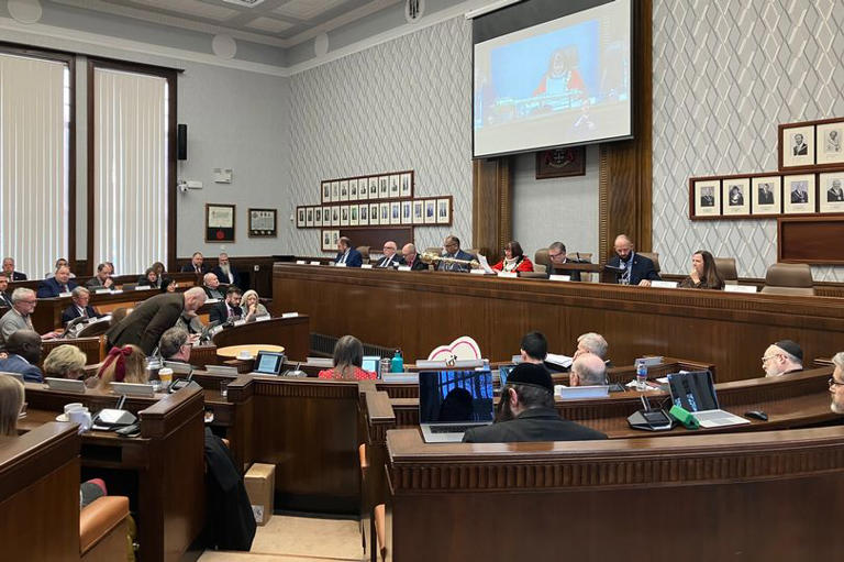 'People are leaving Salford because of M60 junction, they can't get to ...