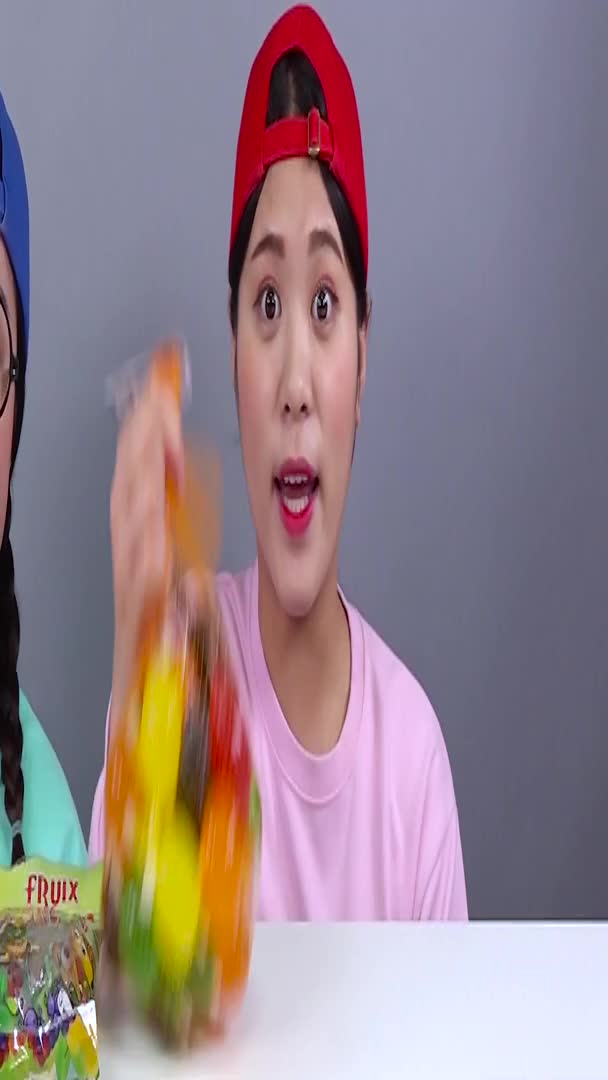 食べる音 サムギョプサルゼリーモッパンとTIKTOKゼリーフルーツキャンディーチャレンジドナ