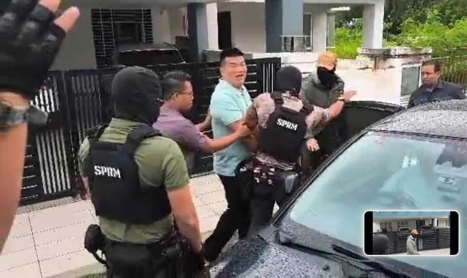 Masked armed men raid Albert Tei home, handcuff him, then bring him back