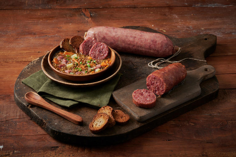 Cotechino Modena IGP: storia, gusto e la ricetta con crema di patate da ...