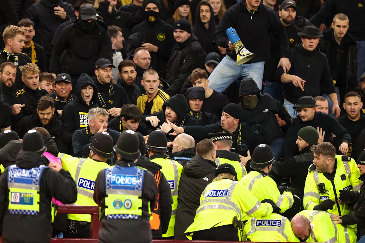 Deux fans d'YB arrêtés: ce qu'il s'est passé à Aston Villa