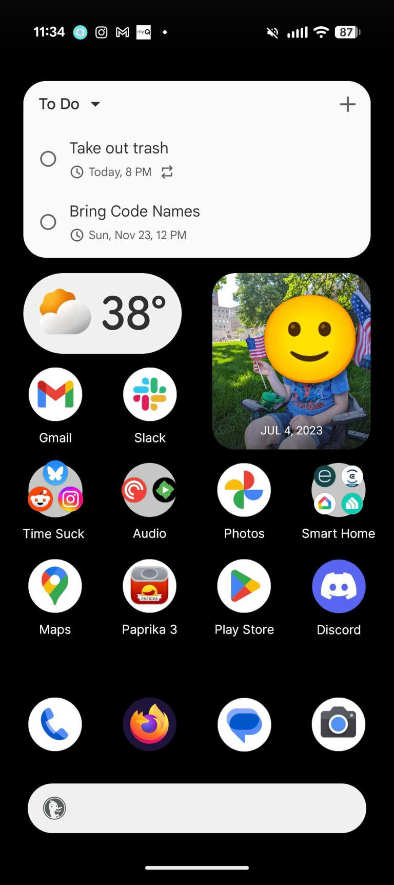 Black is the new best wallpaper for your phone