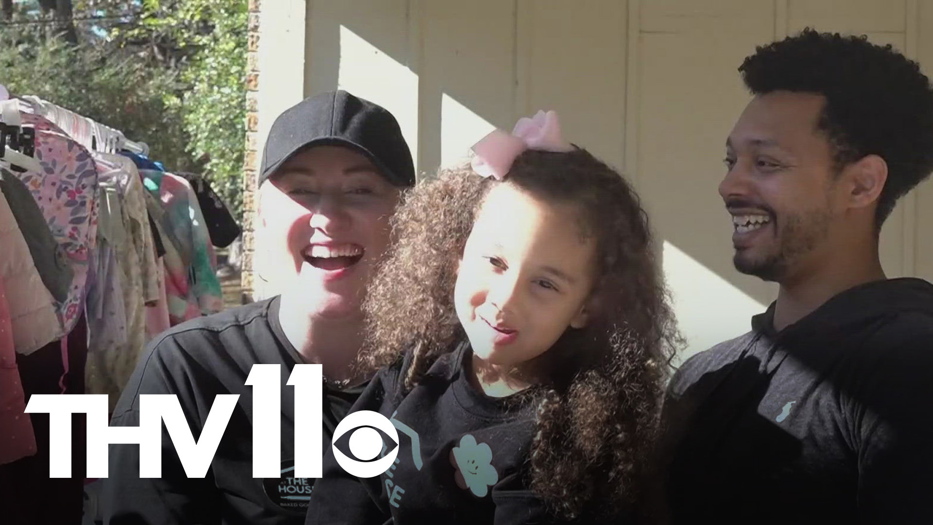 Little Rock family serves love to community for Thanksgiving