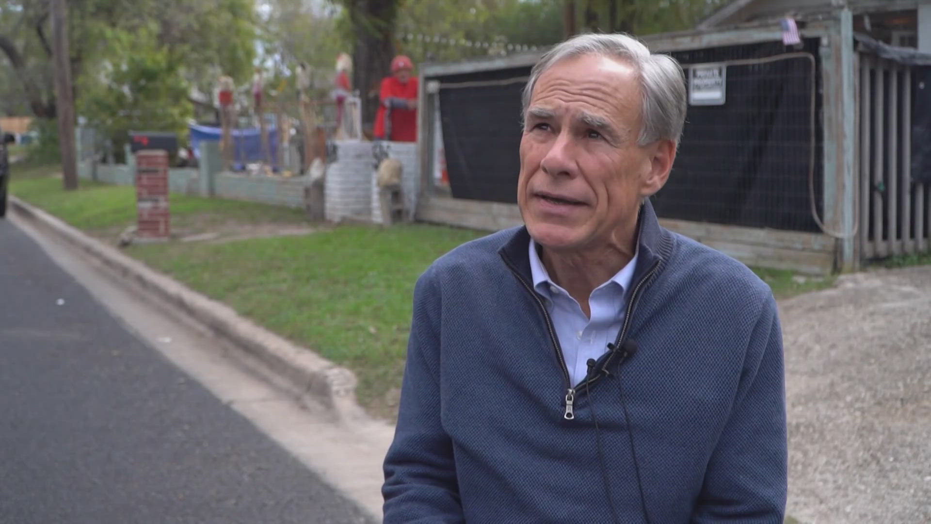 Gov. Greg Abbott joins volunteers with Meals on Wheels