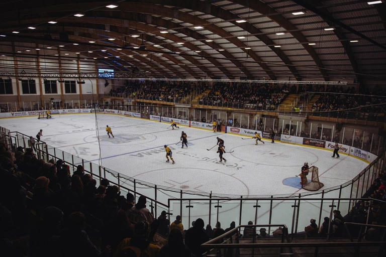 Christmas in Leeds 2025: 5 ice rinks where you can get your skates on ...