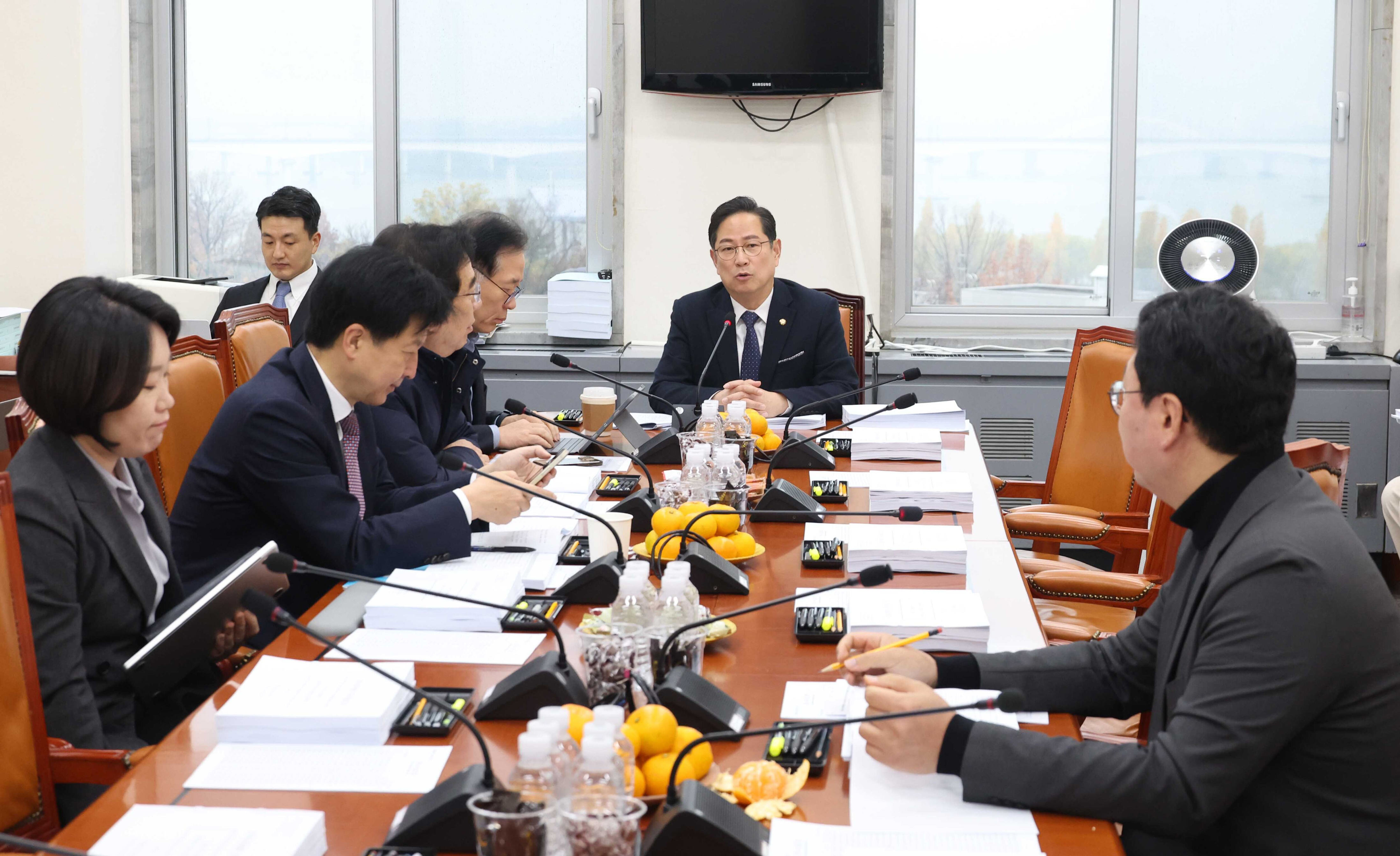 Ruling, Opposition Parties Agree on 30% Tax Bracket for Dividend Income