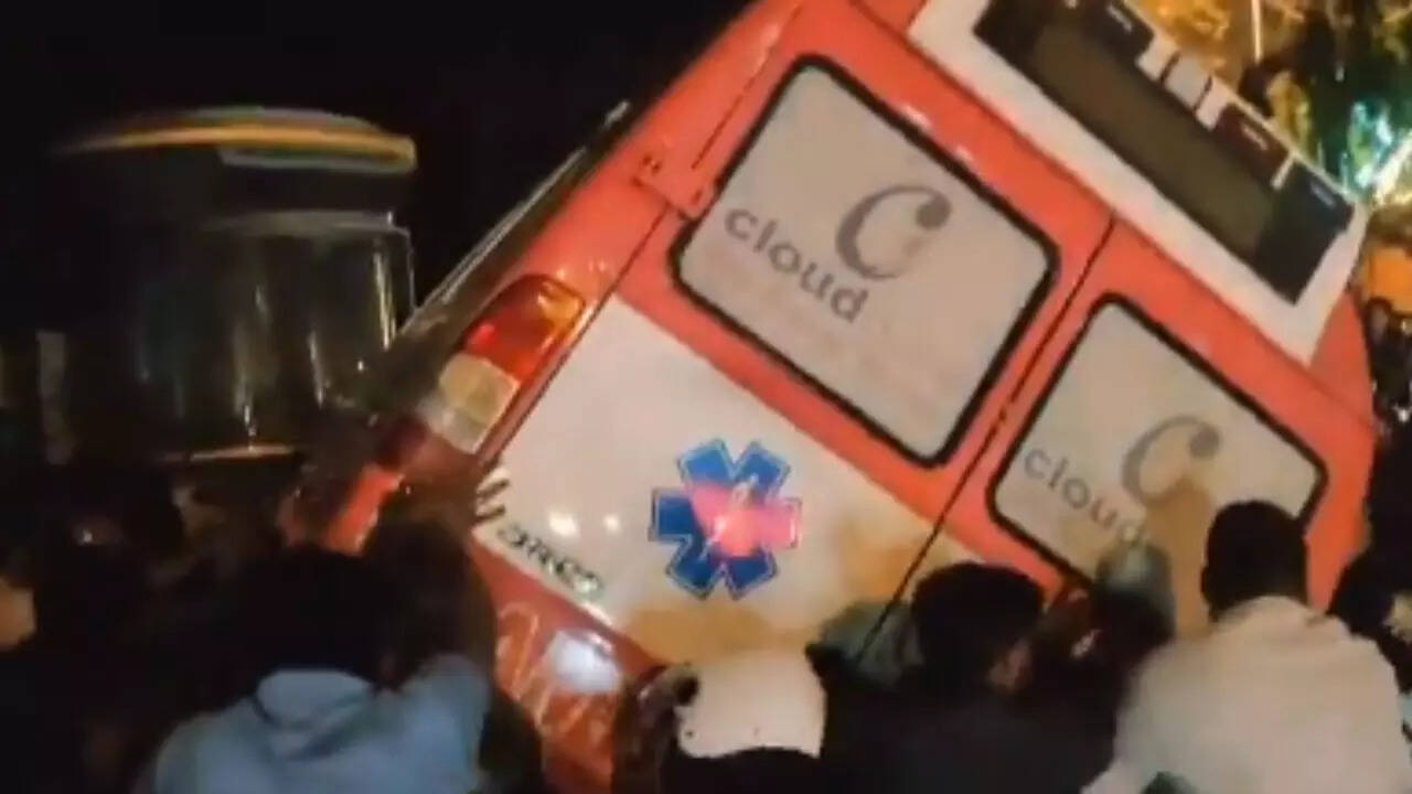 Bescom magic box turns death trap: Bengaluru techie, injured in bike ...