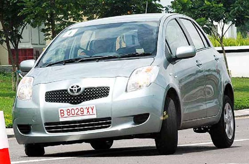 Mobil Hatchback Bekas Murah, Toyota Yaris 2006 Harganya Sisa Segini