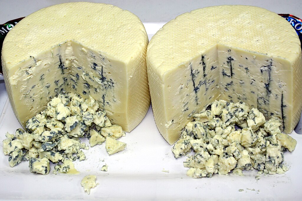 5 Baby Boomer Cheeses That No Longer Exist