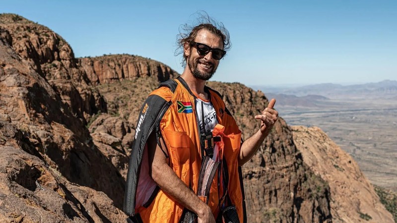 World mourns wingsuit pilot JJ Wallis after tragic paragliding accident