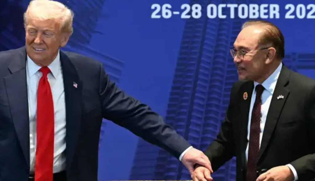 Anwar should be charged with treason, says Mahathir as anger mounts ...