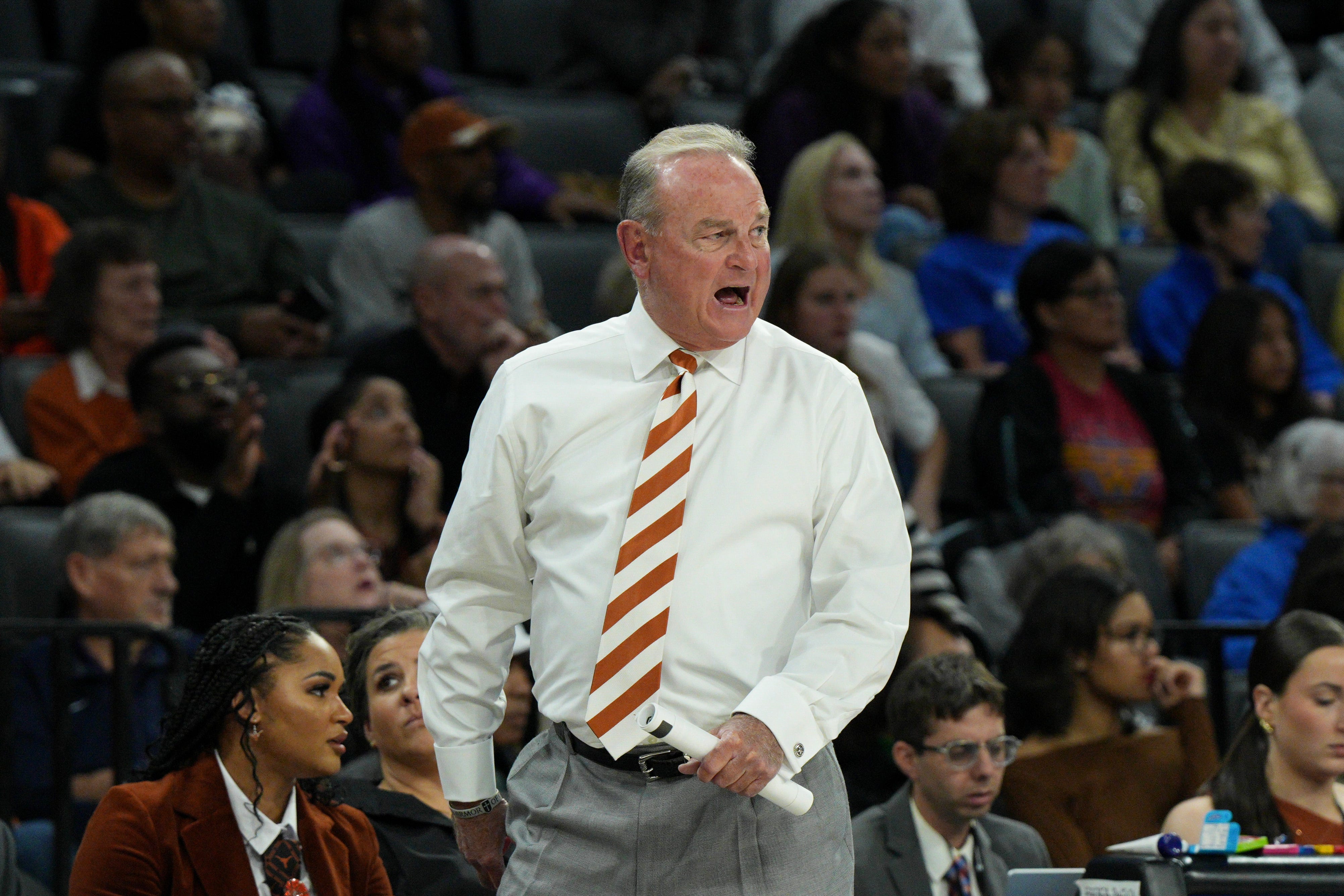 Texas coach rips SEC for playing South Carolina women's basketball next ...