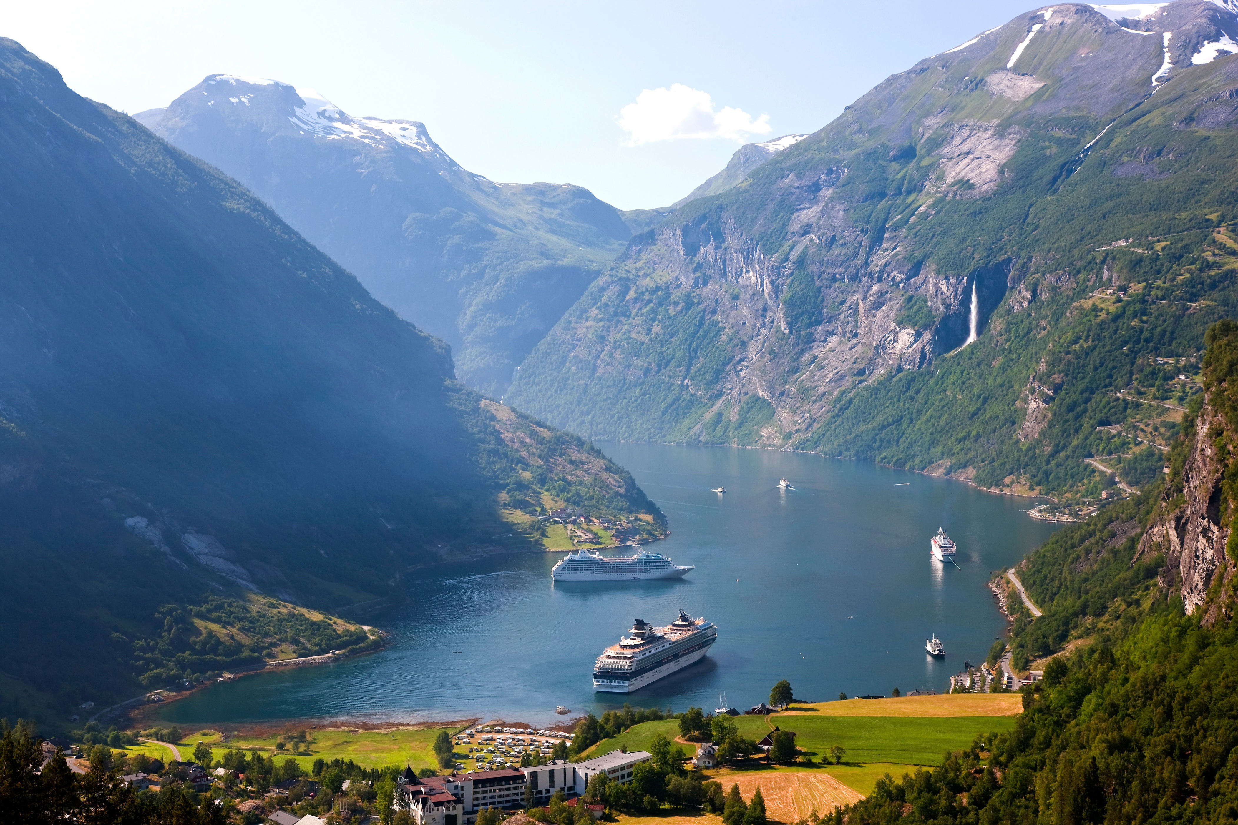 Don't Let These Last-Minute Cyber Monday Cruise Deals Sail Away Without You